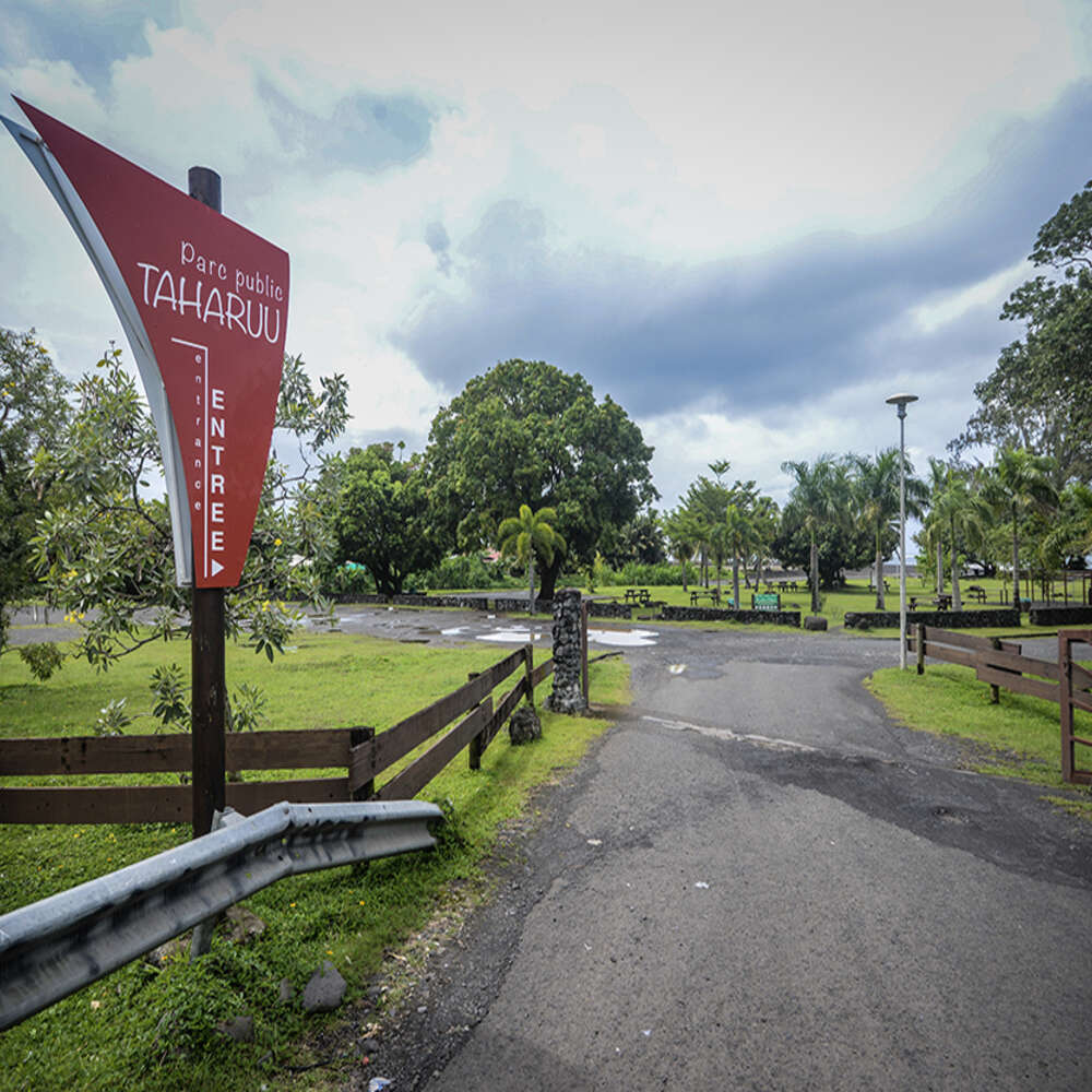 Crystal clear water and white sandy beaches | Tahiti Tourisme ...