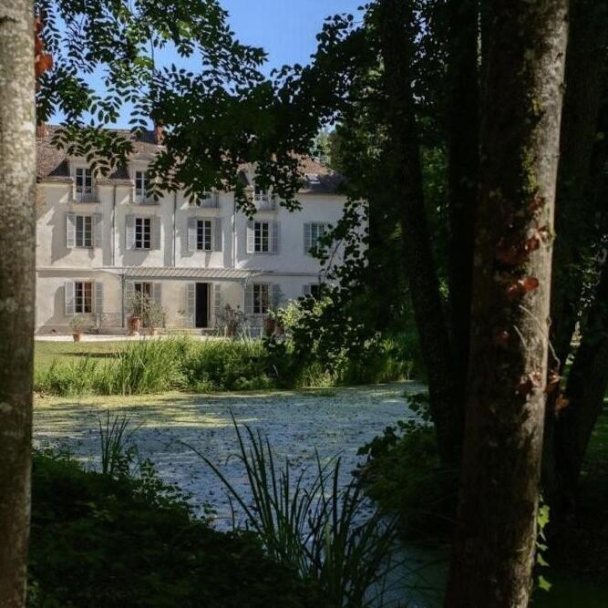 CHATEAU DE TAILLY (Tailly) | Beaune and the Beaune region Tourism ...