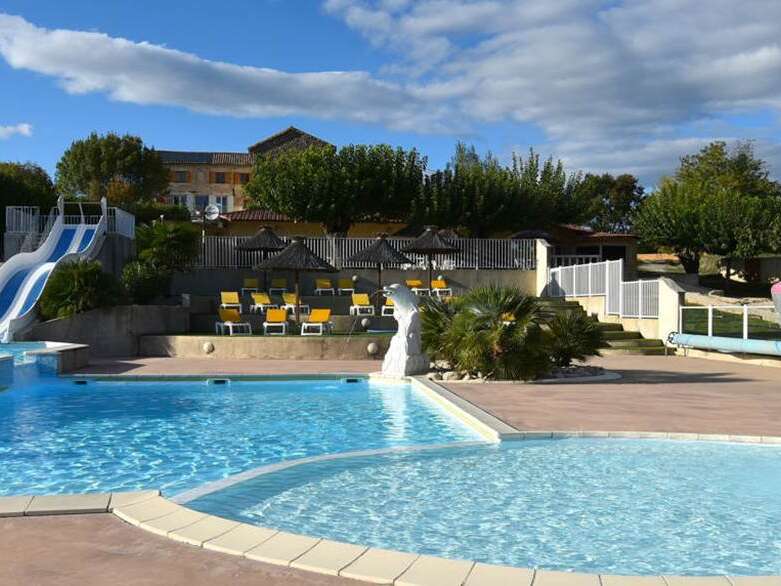 Villages de gites en France, locations de vacances avec piscine