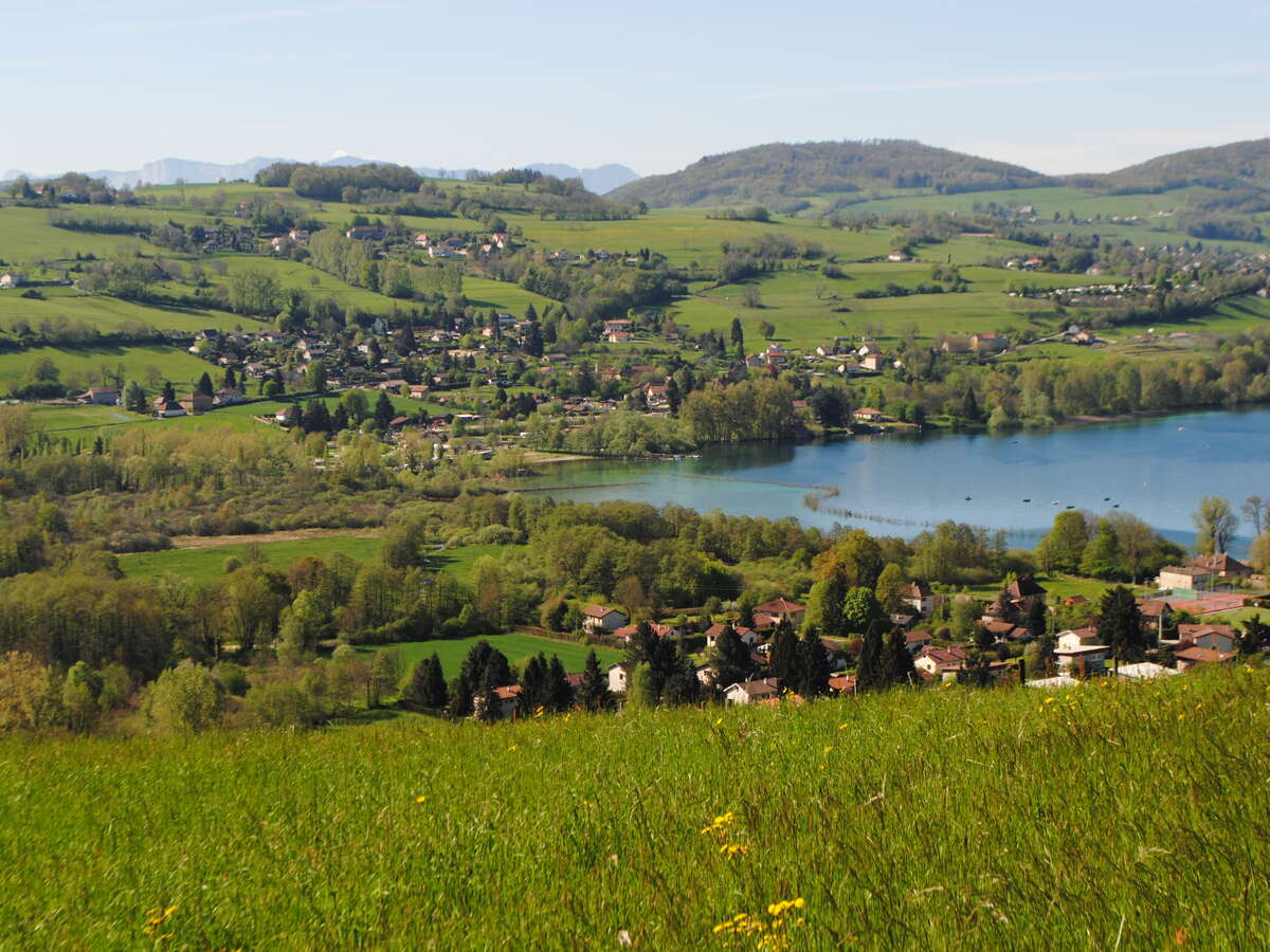 Le lac de Paladru | Site Officiel de la Chartreuse en Savoie et Isère ...