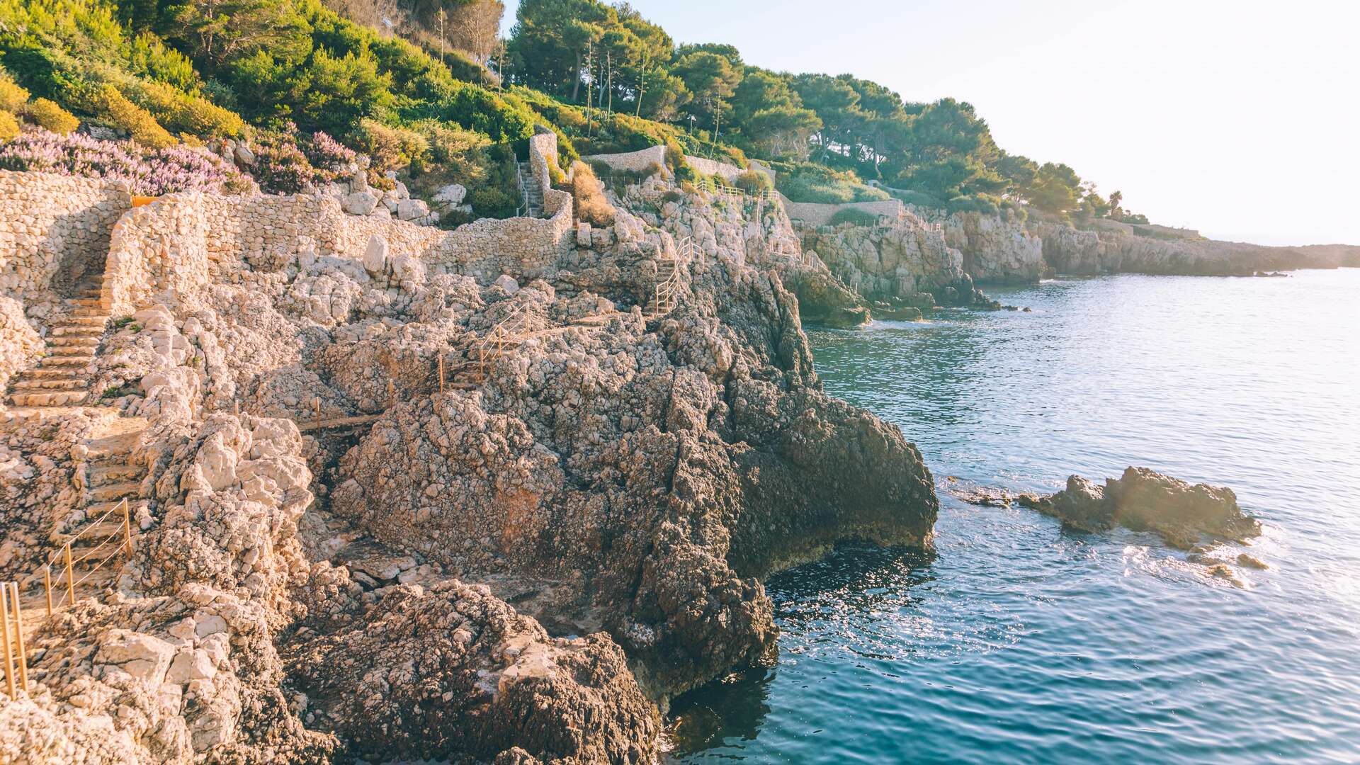 Office de Tourisme et des Congrès d’ Antibes Juan-Les-Pins (Antibes ...