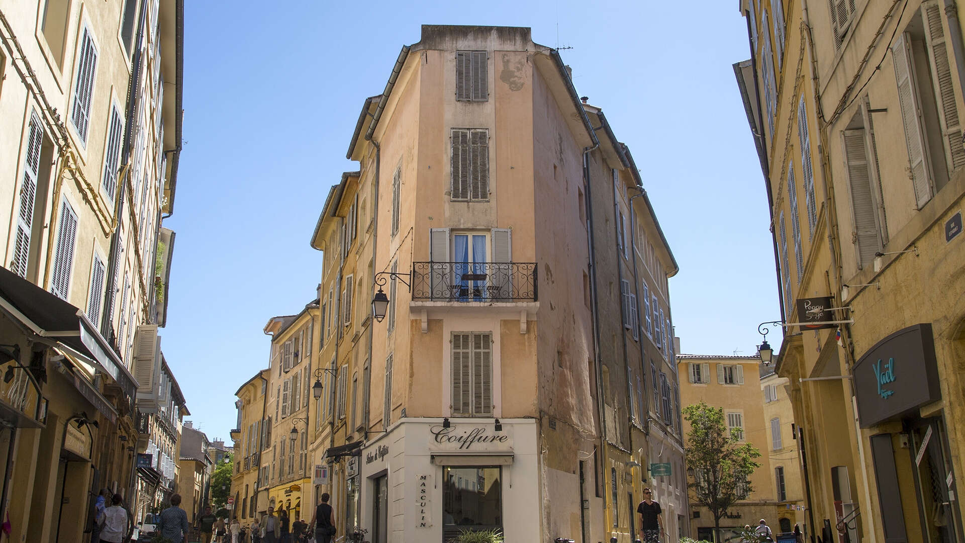 The Cours Mirabeau (Aix-en-Provence) | Provence-Alpes-Côte d'Azur Tourism