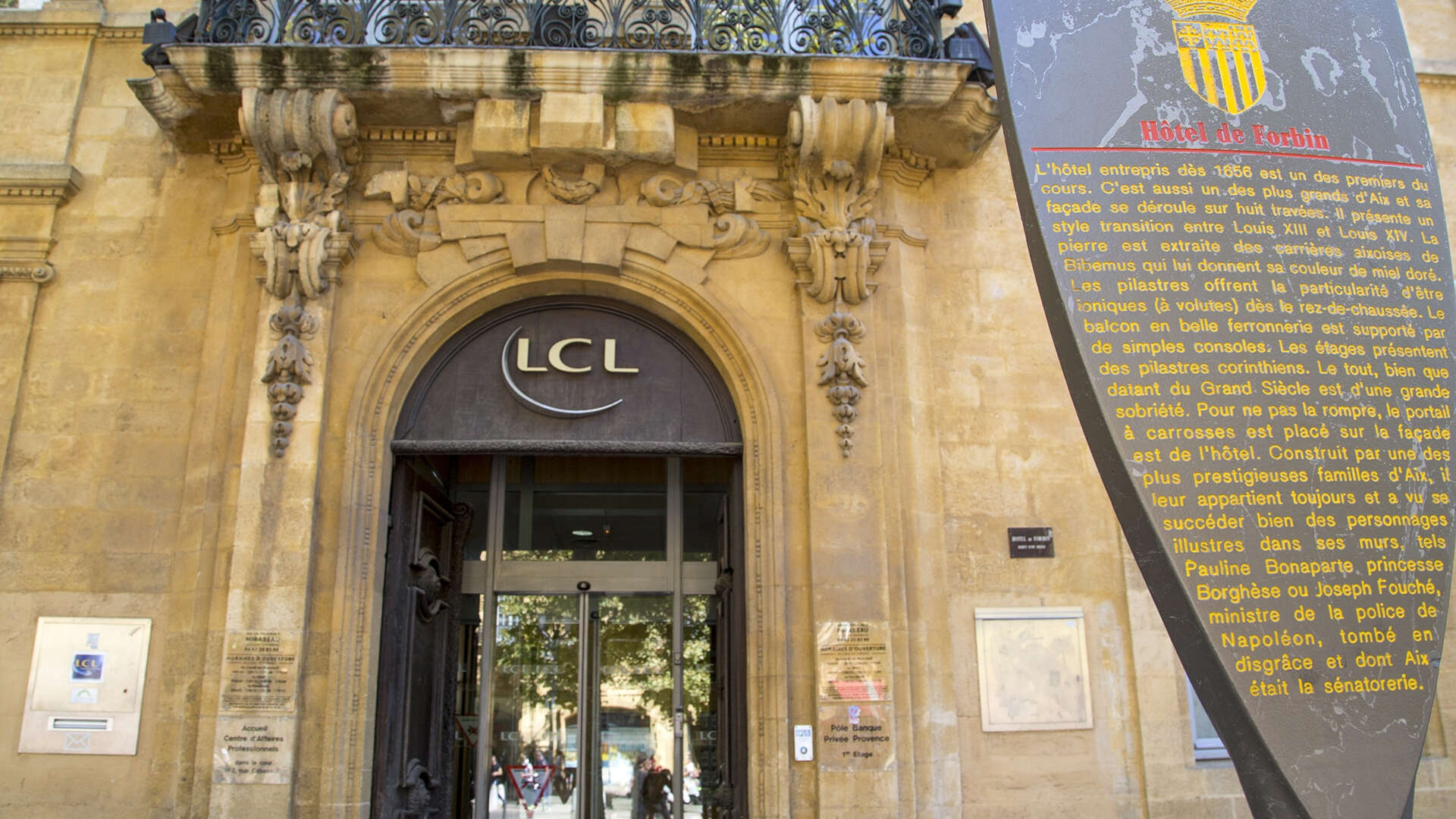 The Cours Mirabeau (Aix-en-Provence) | Provence-Alpes-Côte d'Azur Tourism