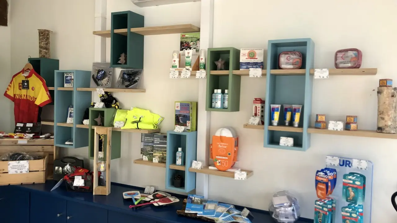 Boutique de la Maison de la Rando et du Trail (Rives-en-Seine) | Caux ...