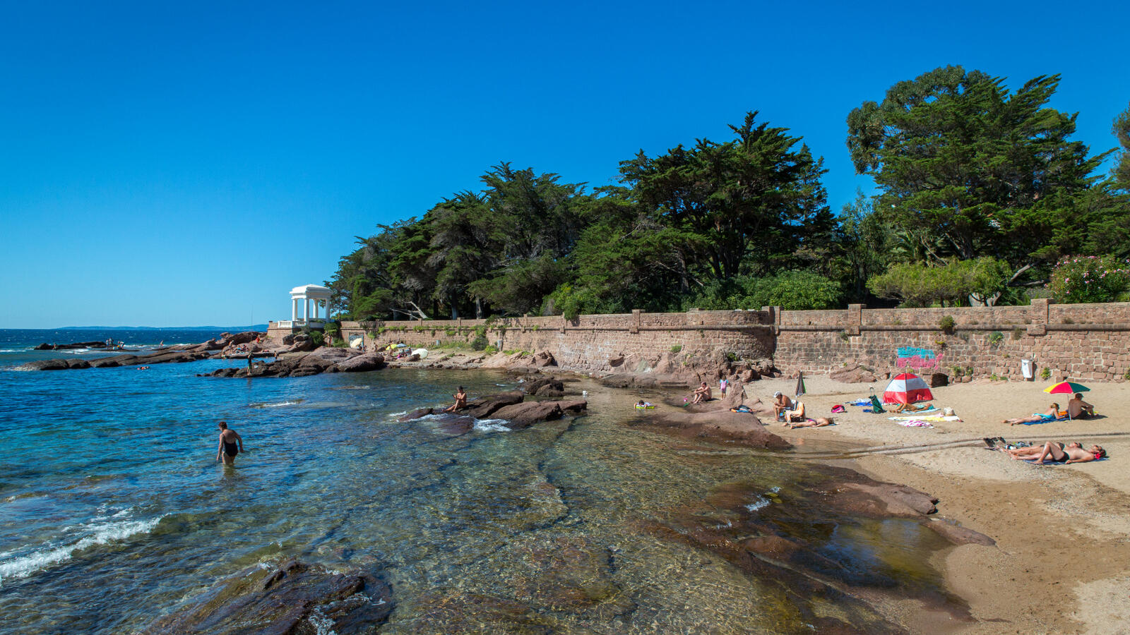Plage du Val Fleuri (Saint-Raphaël) | Provence-Alpes-Côte d'Azur Tourism