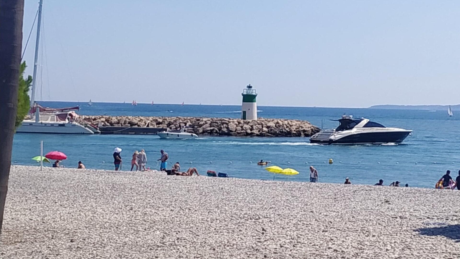 Plage Vespins – Plage du Port (Saint-Laurent-du-Var) | Destination Côte ...