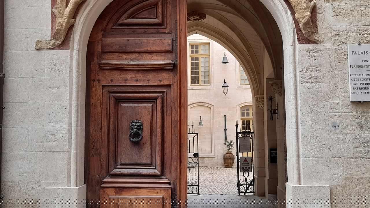 Palais du Roure, centre for Provencal culture (Avignon) | Provence ...