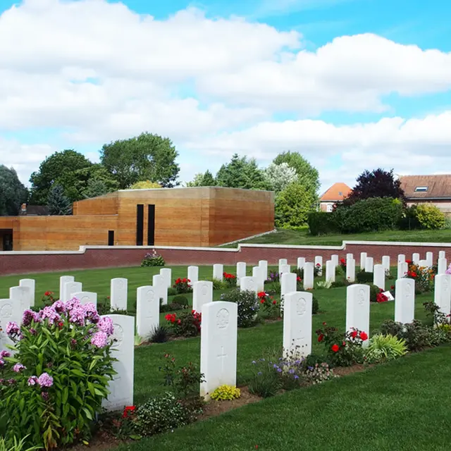 Fromelles (Pheasant Wood) Military Cemetery (Fromelles) | Office de ...