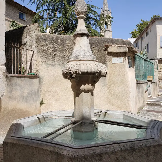 Fontaine de l’Hôpital (Pernes-les-Fontaines) | Provence-Alpes-Côte d'Azur Tourisme